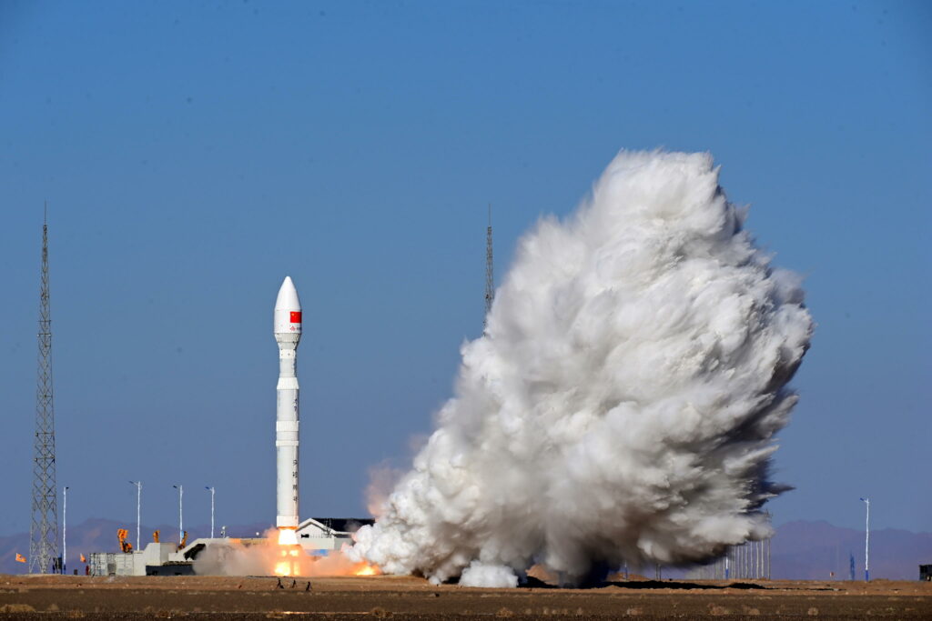 Oman lancia primo satellite nazionale nello spazio con intelligenza ...